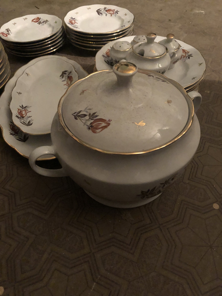 Продаю китайский столовый сервис
