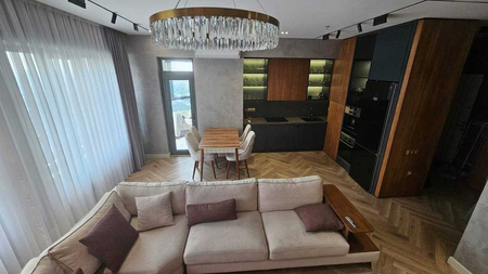 Сдаётся 2х комнатная 100 кв. м шикарная квартира в Акай сити Br17