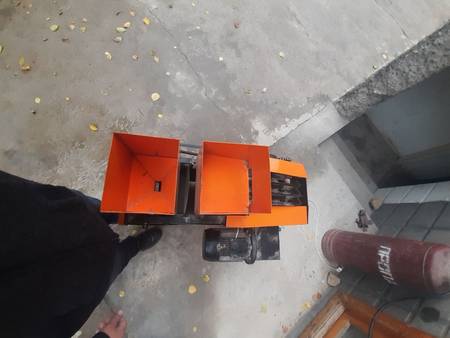 Aparat yong'oq bodom chaqadi