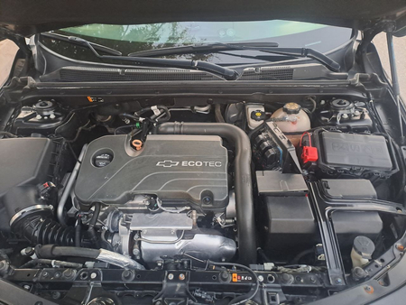 Malibu 2   1,5 turbo sotiladi.