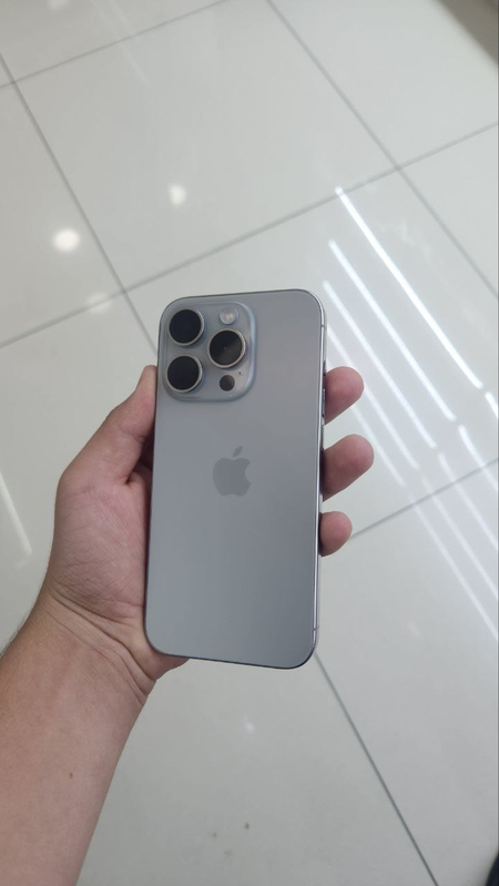 IPhone 15 pro.    .