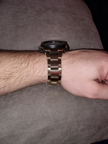 Продам Часы G-Shock GST-210GD