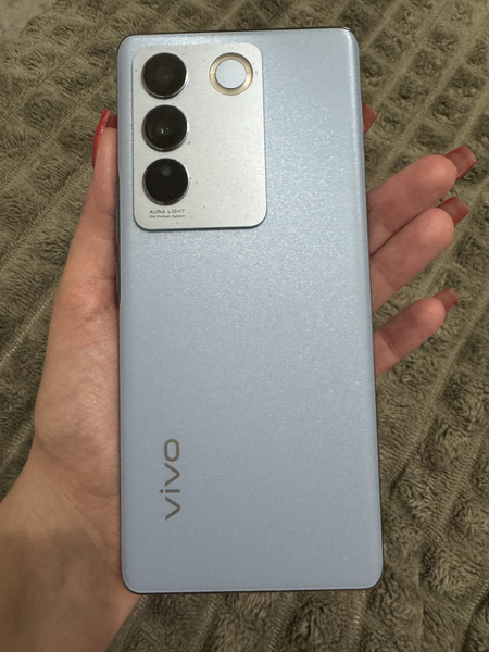 Продажа телефона vivo v 27 256