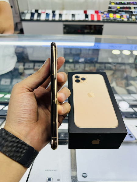 iPhone 11 Pro  256 gb gold ideal