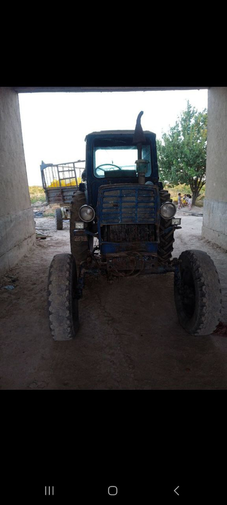 Traktor va qo'shimchalar