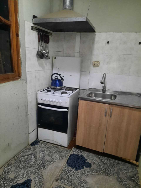 Продается своя 2-х комнатная квартира.