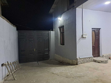 Uchastka sotiladi uchqahramon