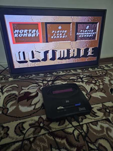 SEGA, joystiklari va tv ulagichlari bilan
