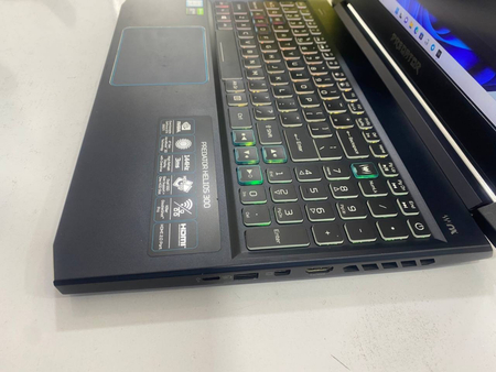 Acer predator helios 300 core i7 metal korpus 6 gb qowimcha videokarta