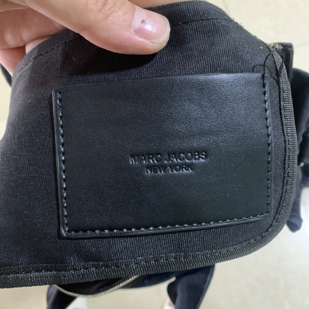 Сумка среднего размера от Marc Jacobs