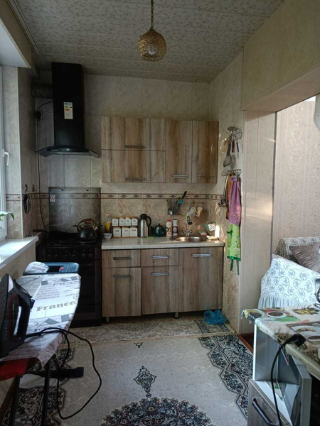 Продаётся 3 комнатная квартира 2 этаж Ахмад Юганкий  110000y.e  90m2