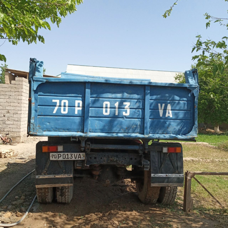 Zil sotiladi xolati yaxshi narxi 85million kelishamiz