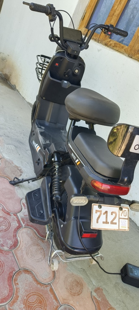 Skuter sotiladi arzon dan