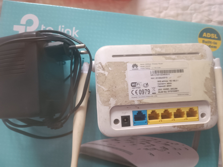 Wifi modem sotiladi Huawei wlan porti bor iwlawi ideal yengide turibdi