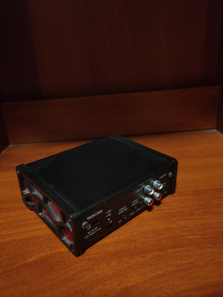 Звуковая карта  sar tascam us-1x2.