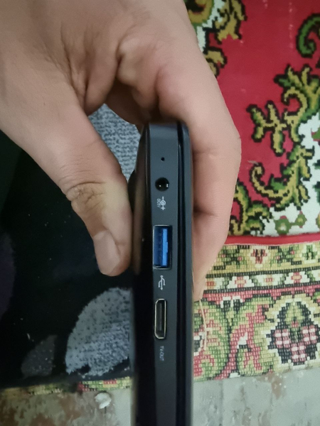 Notebook sotiladi