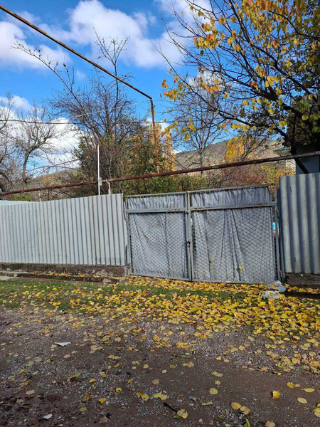 Бустонлик Газалкент Корабозор томонда дача сотилади