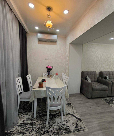 Продам квартиру Буюк ипак йули 2/1/5 Балкон 2х6
