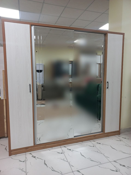 Шкаф Купе с распашными дверями