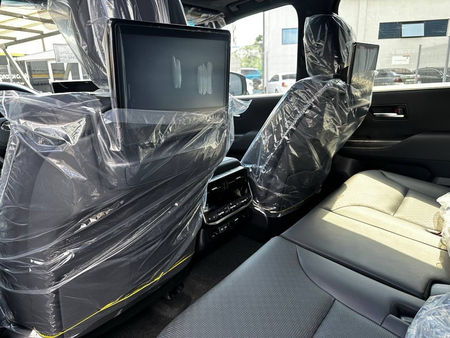 Toyota Land Cruiser 300 full options 2024 год
