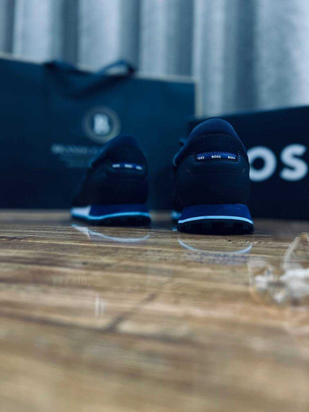 BOSS кроссовки в спортивном стиле