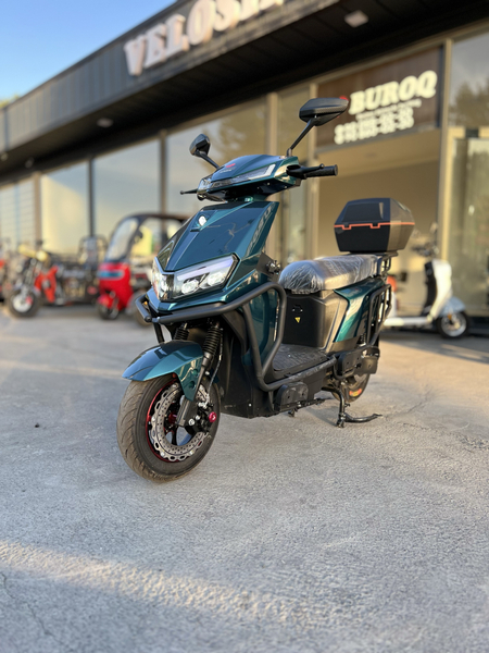 Yangi model skuter 120 km yuradi!