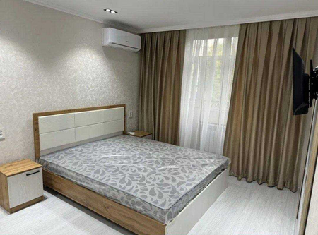 м.Буюк Ипак Йули ост.Художников 1-комн 2/4 30 м² евроремонт кирпич