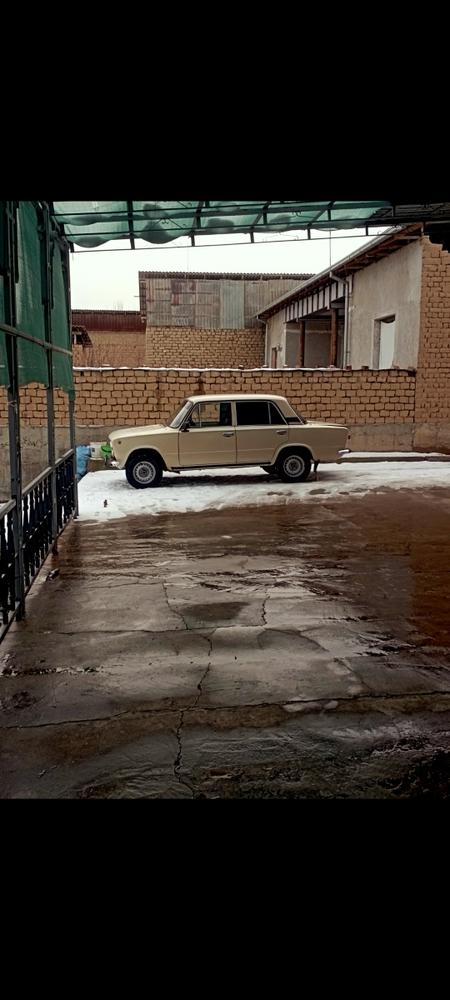 Vaz 011 sotiladi..