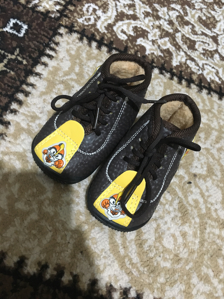 Bolalar oyoq kiyimchasi