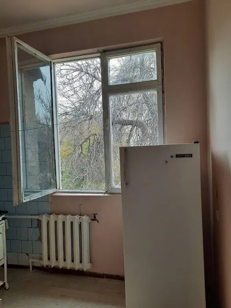 .Продам 1комнатную балкон 1.5х3метр 33м2 санузел раздельный 11кварталЧ