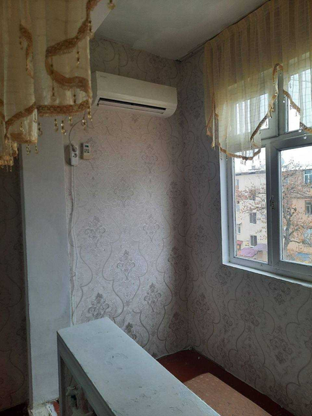 СРОЧНО !! Продается квартира в Яшнабаде 1/4/4 ( 33 кв/м ) Авиасозлар 4