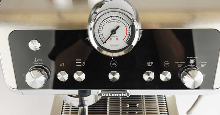 Рожковая кофеварка DeLonghi EC9355.M La Specialista Prestigio