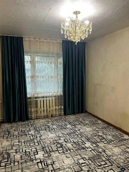 Продается квартира Чиланзар 4 квартал 1/1/4 Можно под офис