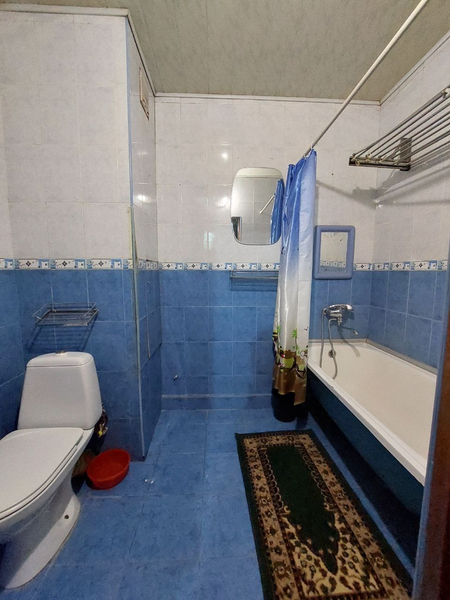 Продаю 2 ком квартира на 2 этаже 9 этажного дома. Авиосозлар 4