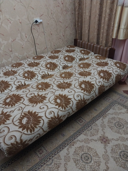 Диван раскладной импортного производства