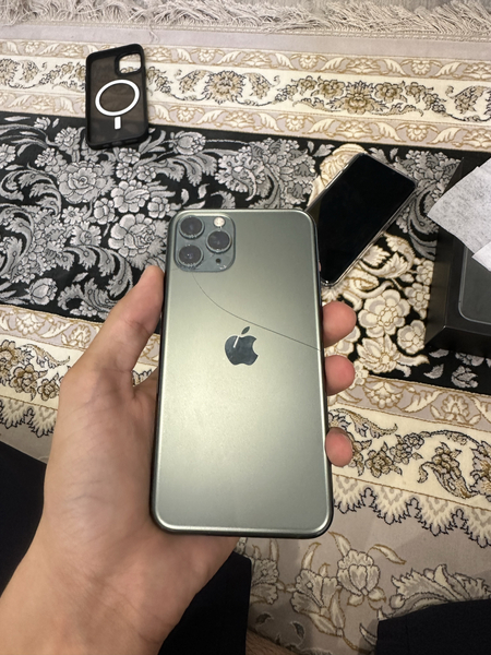 iPhone 11 pro sotiladi