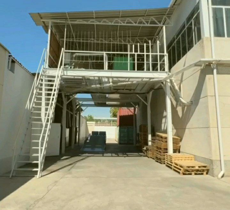 Продаётся частная 4 300 м². производственная база.