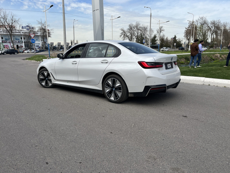 BMW i3 eDrive 40 L. Night sport. Full. 2024. В наличии. Без пробега.