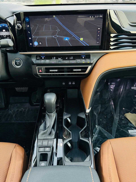 Toyota Camry hybrid 80 2024 год