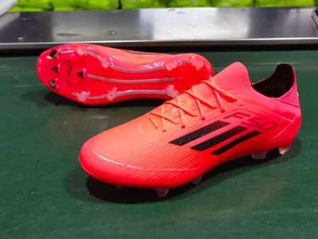 Футбольные бутсы Adidas X