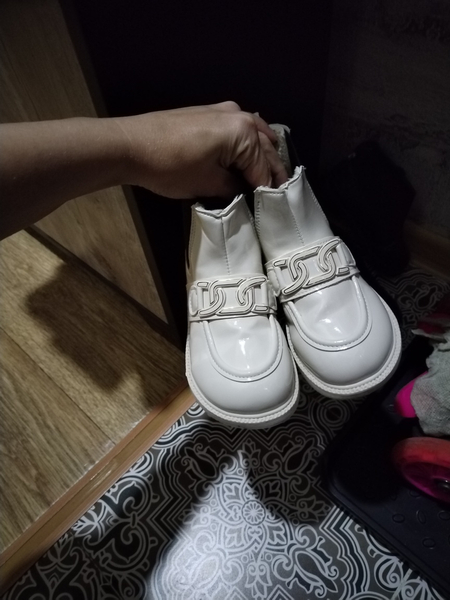 Продам детские ботиночки