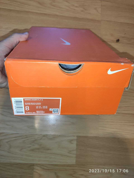 Абсолютно новые женские Nike Zoom Fly3 оригинал,карбон, размер 38/8 US