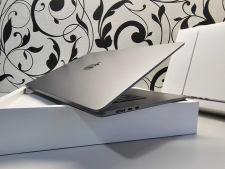 ПРОДАМ Macbook Air 15