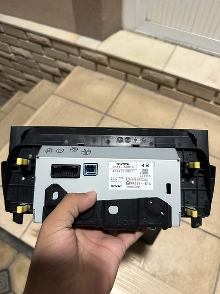 Lexus Is 250 monitor sotiladi