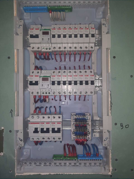 Elektrik xizmati montaj ustanovka ishi sifatli