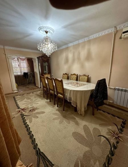 .Продам 1х2комнатную 2х6 балкон 1этаж 23квартал Чиланзар 42м2 подевро.