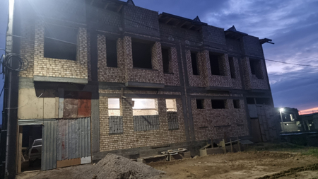 Mehnat qizgaldoqda uy karopka sotiladi