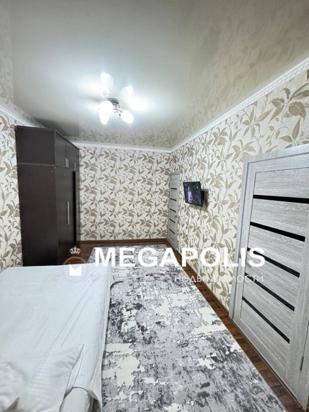 * Продается квартира однокомнатная. Метро М.Улугбек