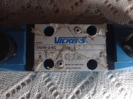 Электро магнитный клапан Vickers ,24v