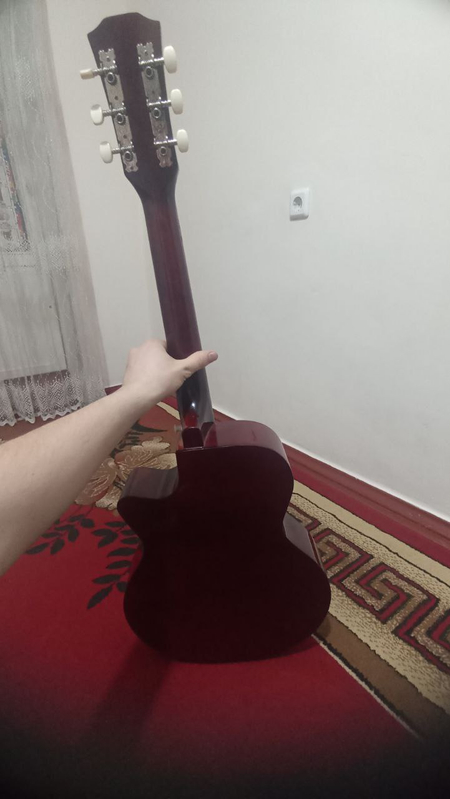 Cowboy Getara surushni sotiladi